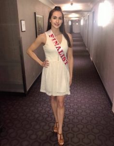 Hannah Garson - Cheerleader - Miss Canada 2020 Finalist