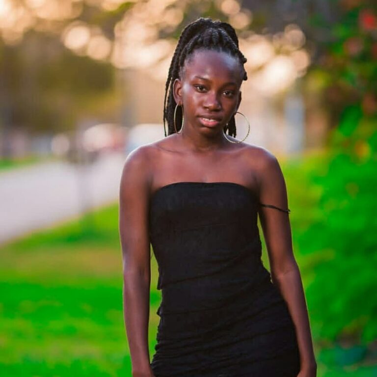 Safiënta Sherelva Doekoe - Model - Suriname - PeruMira