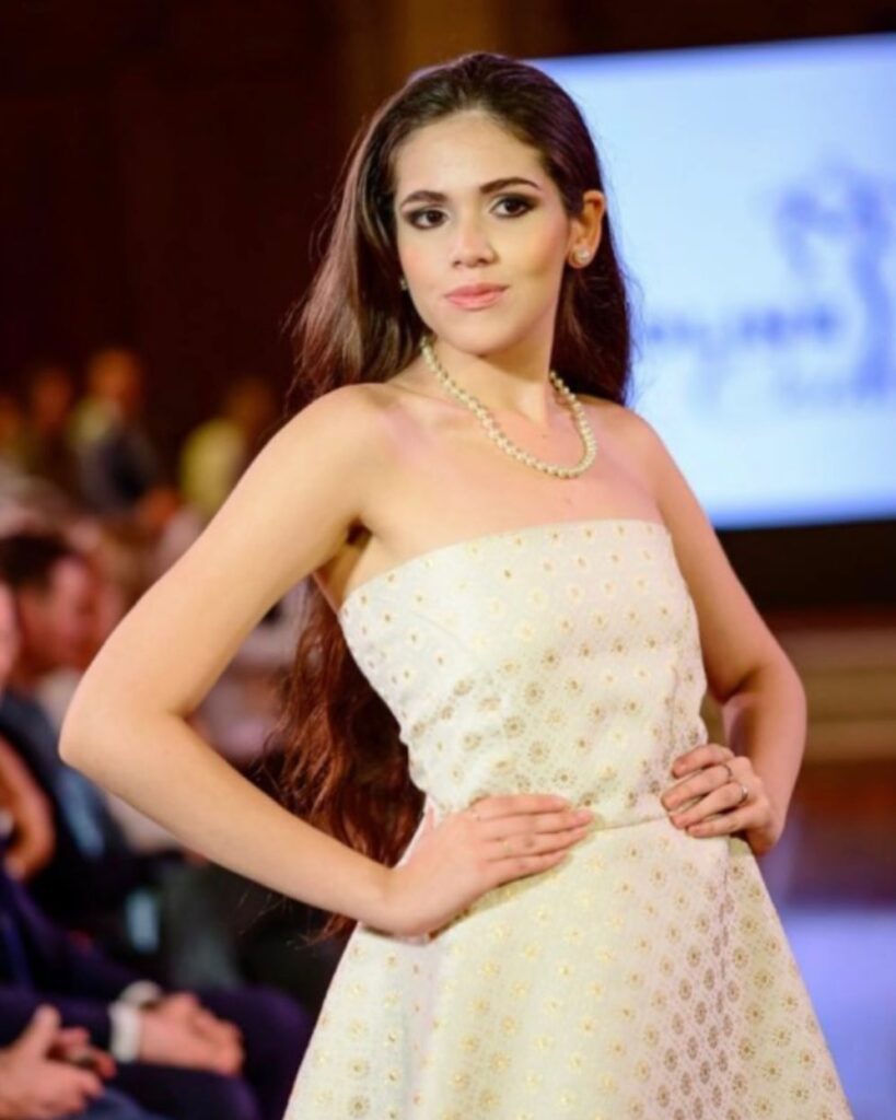 Caroline Velázquez - Modelo - Fashion Designer - PeruMira