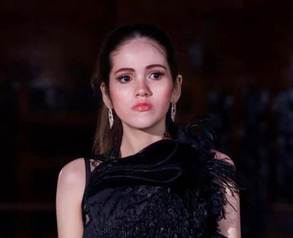 Caroline Velázquez - Modelo - Fashion Designer - PeruMira