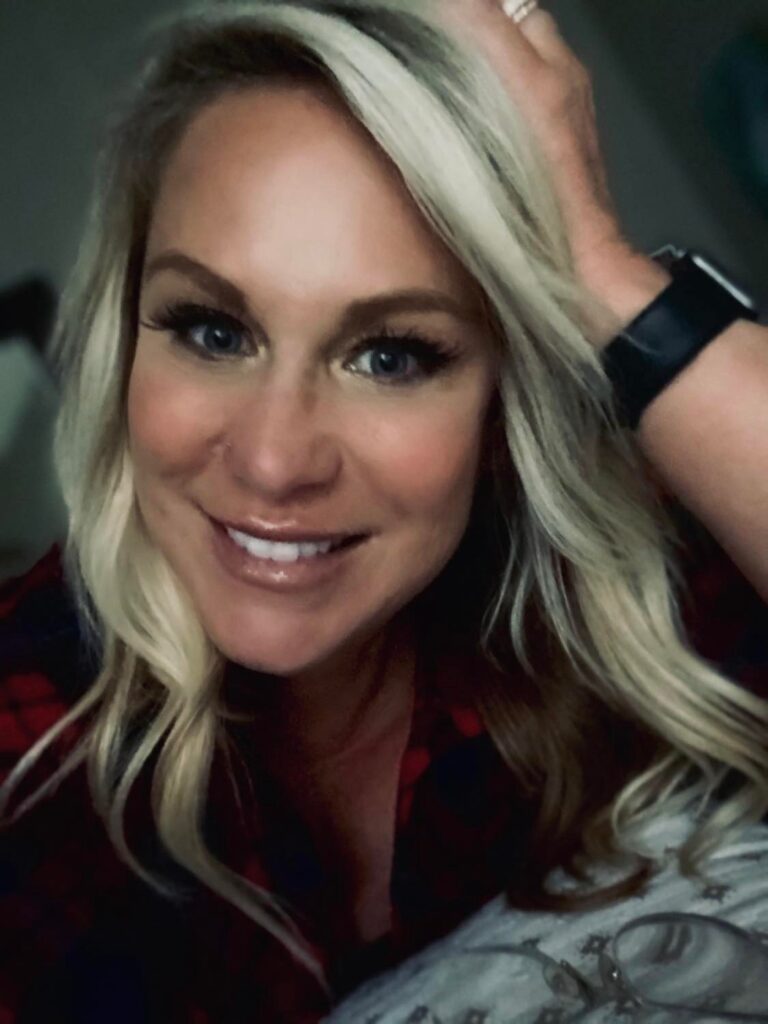 Rebekah W. Slayton - Ms. USA Ambassador 2022-23 - PeruMira