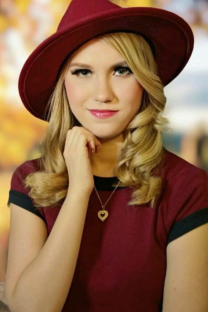 Elaina Braverman - Model and Actress - Russia - USA