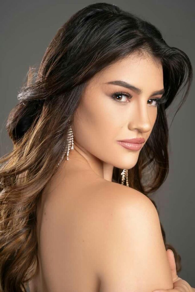 Camila Santander - Modelo - Miss Europa Continental Chile 2023