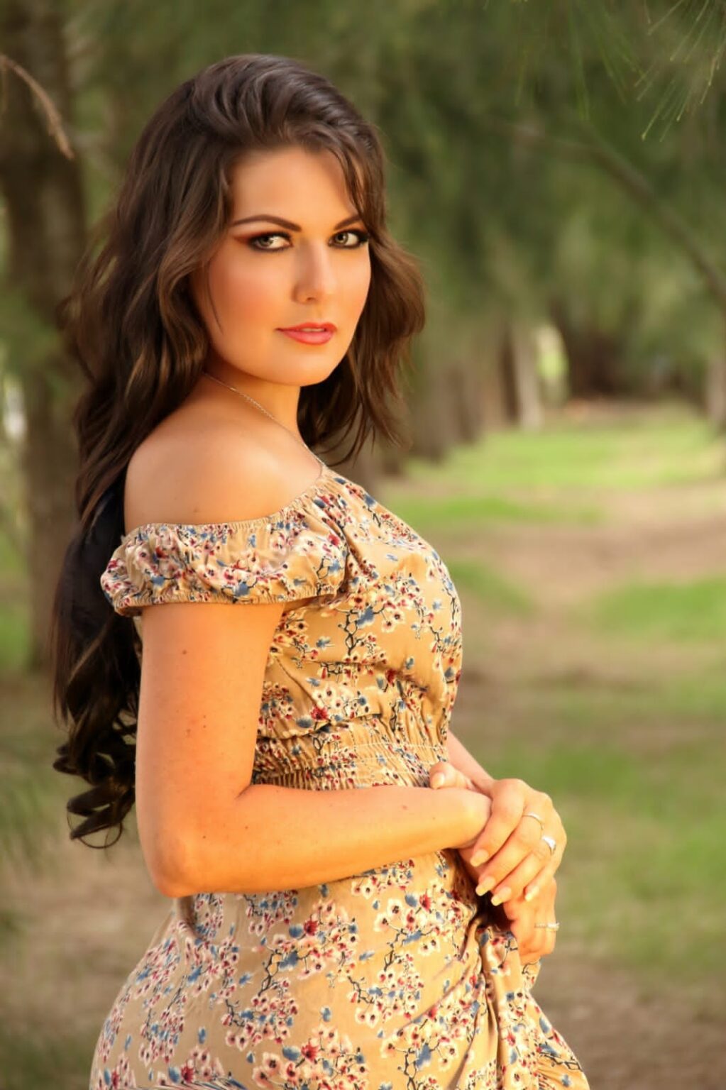 Fanny Núñez - Artista Musical - Modelo - Reina de las Américas