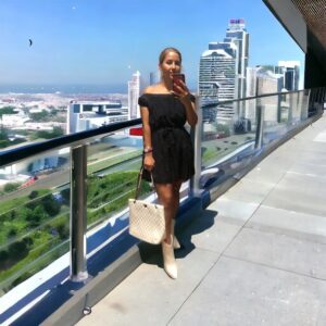 Niloo Bidhendi - Fashion Influencer