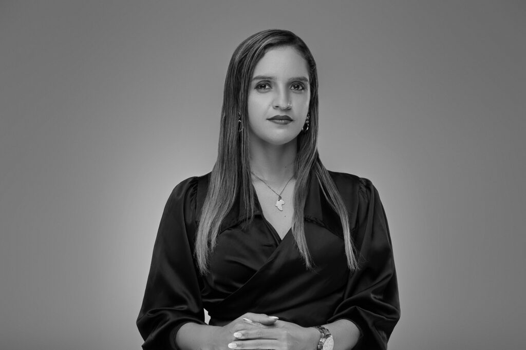 Monaliza Queiroz - Profesional de Marketing - Directora