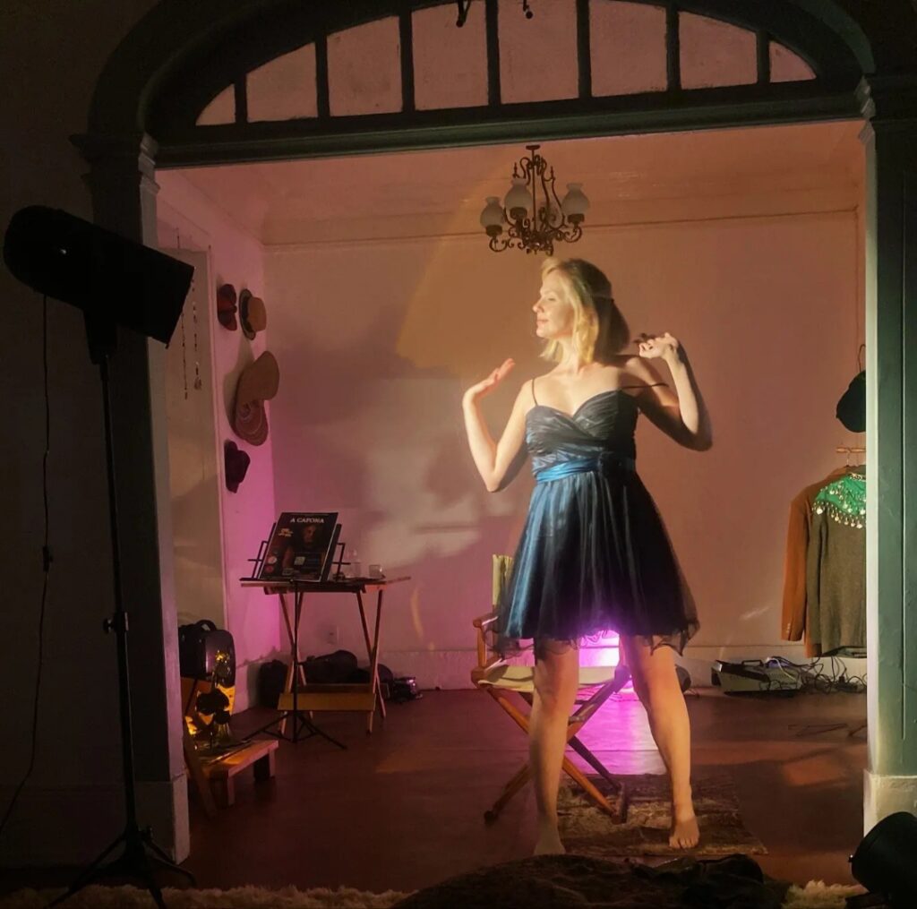 Rebecca Kemmer - Singer - Actress - Brazilian Artist