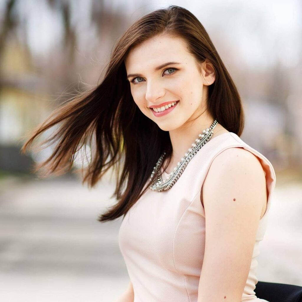 The Inspiring Story of Anna Płoszyńska - Miss & Paralympic Athlete