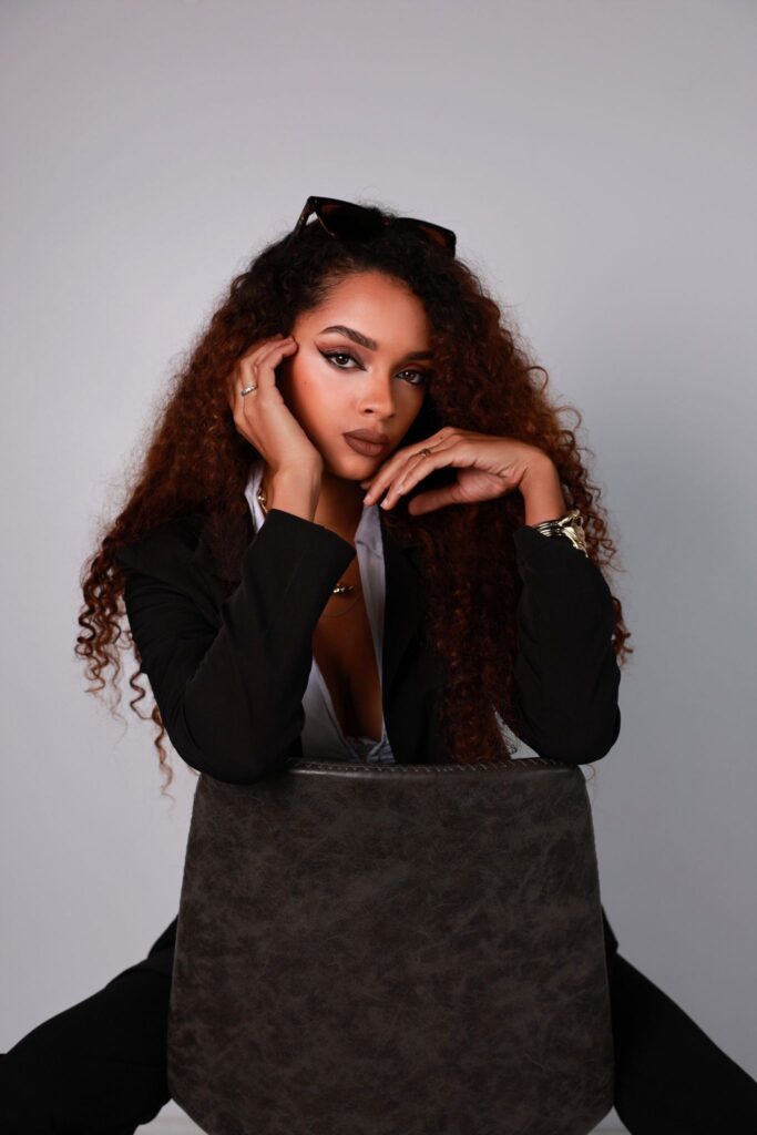 Sheyli María Muñoz - La bella Boricua que brilla con autenticidad